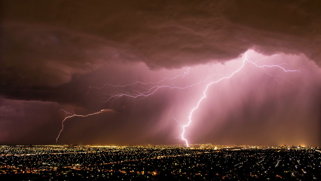 Wild Weather with Richard Hammond - Airs 10:00 PM 22 Feb 2018 on BBC ...