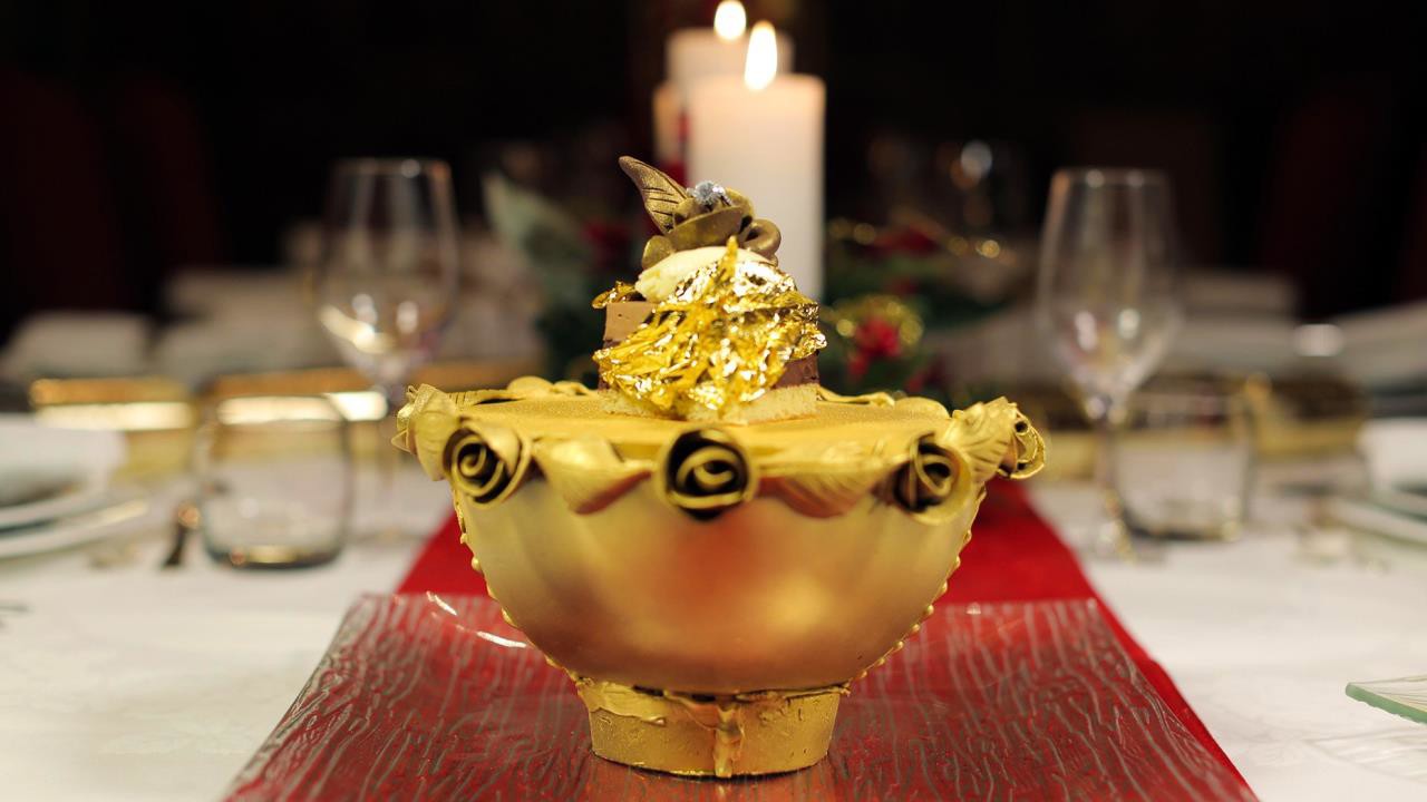 The World's Most Extraordinary Christmas Dinners - ClickView